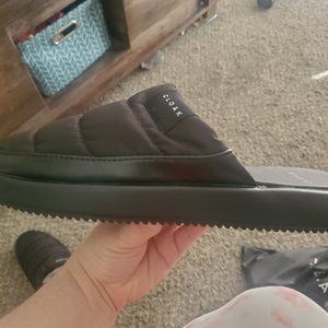 Cloak | Shoes | Cloak Slippers Size 9 | Poshmark